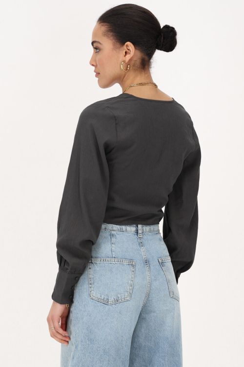 Dark grey top with knot & structure | My Jewellery